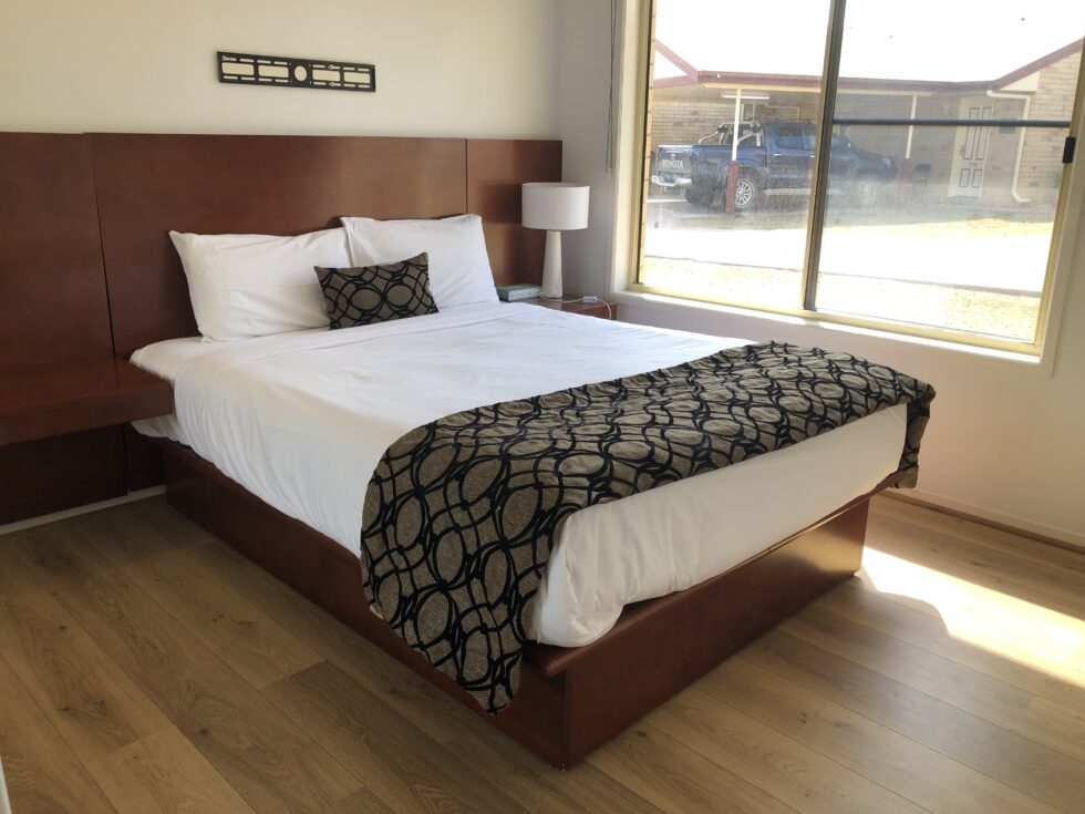 Western Heritage Motor Inn Gallery: photos of our Moranbah Motel