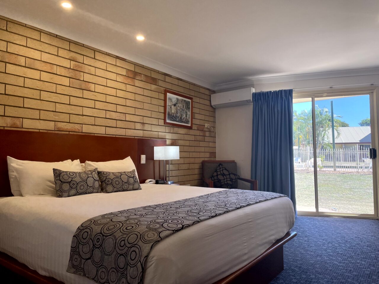 Western Heritage Motor Inn Gallery: photos of our Moranbah Motel
