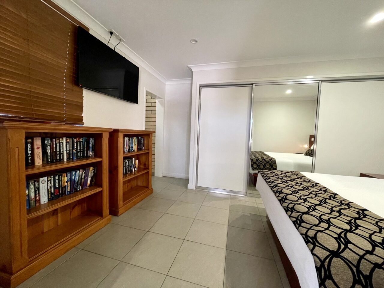 Western Heritage Motor Inn Gallery: photos of our Moranbah Motel