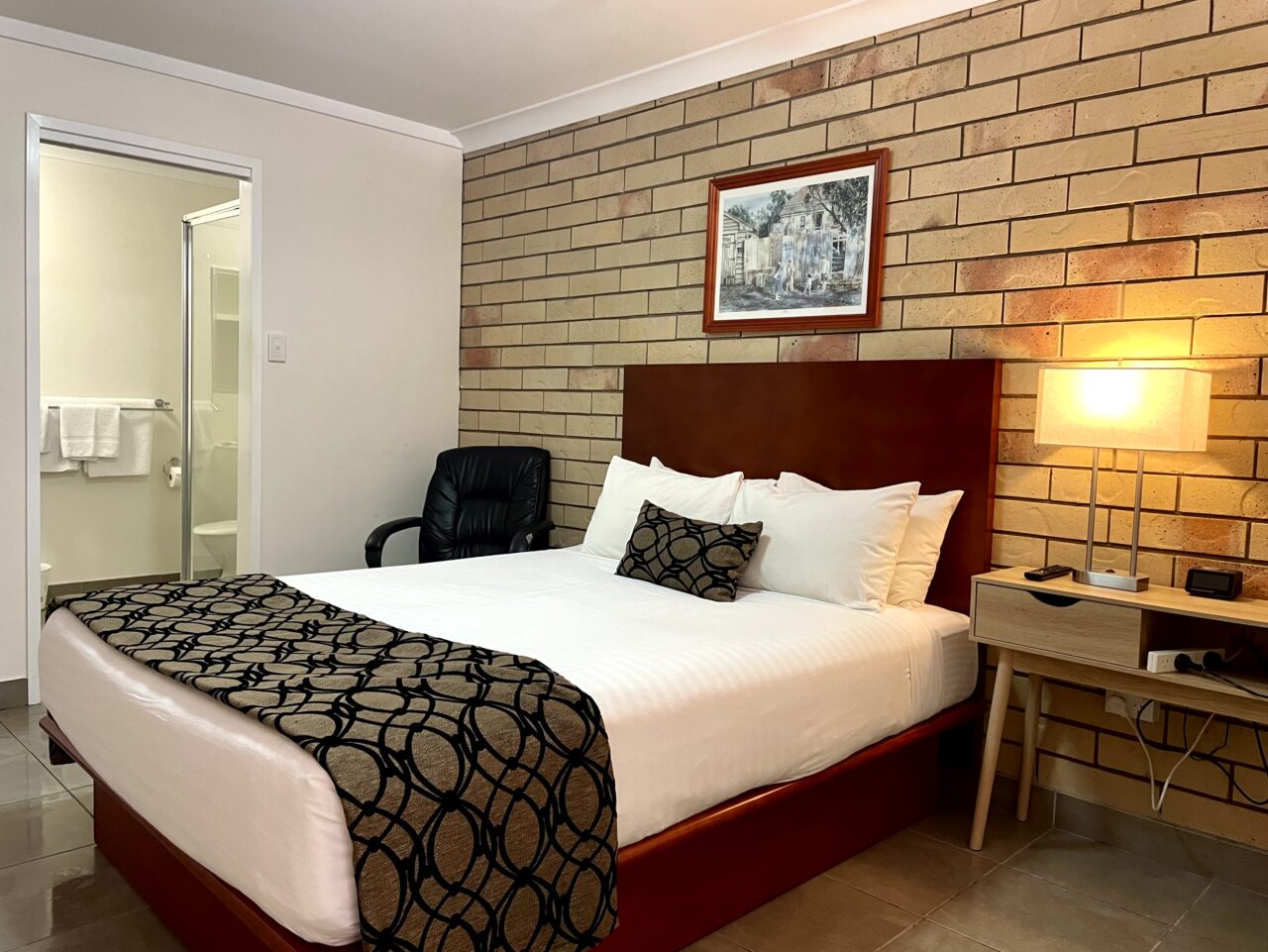 Western Heritage Motor Inn Gallery: photos of our Moranbah Motel